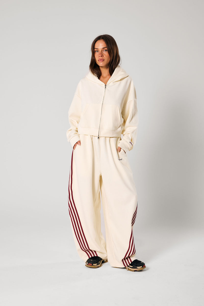 SŚAINT CROPPED HOODIE butter -Ssaint – Chasing The Sun Store